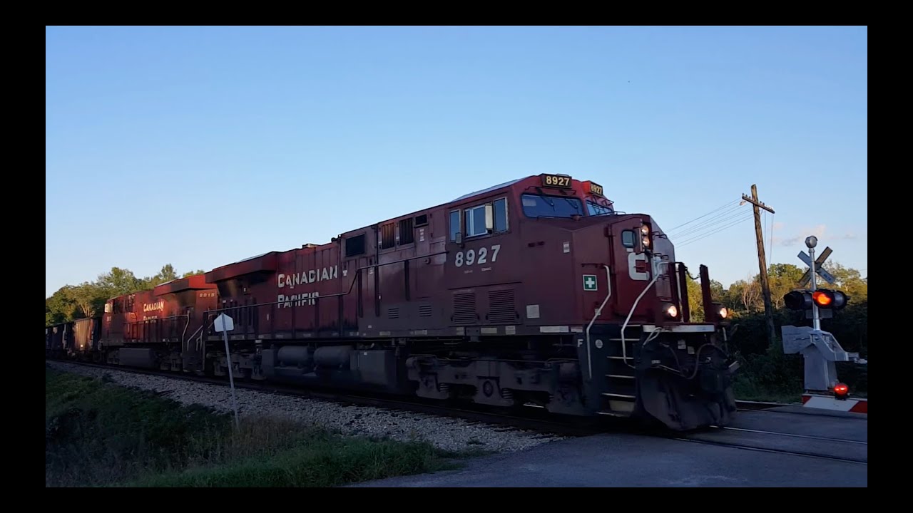 CP 8927 Leads 119 West Thru Mountain - YouTube