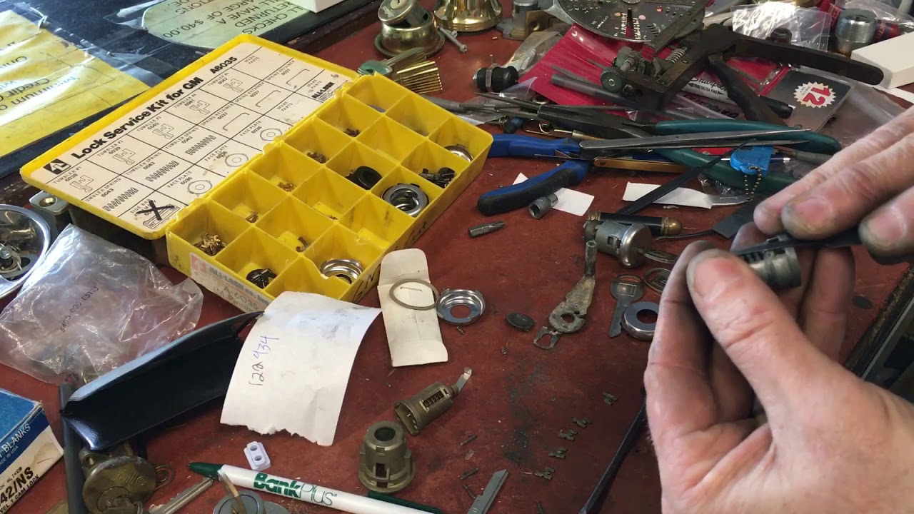 GM 6 cut Series Part 2 - Rekeying Door Lock - YouTube