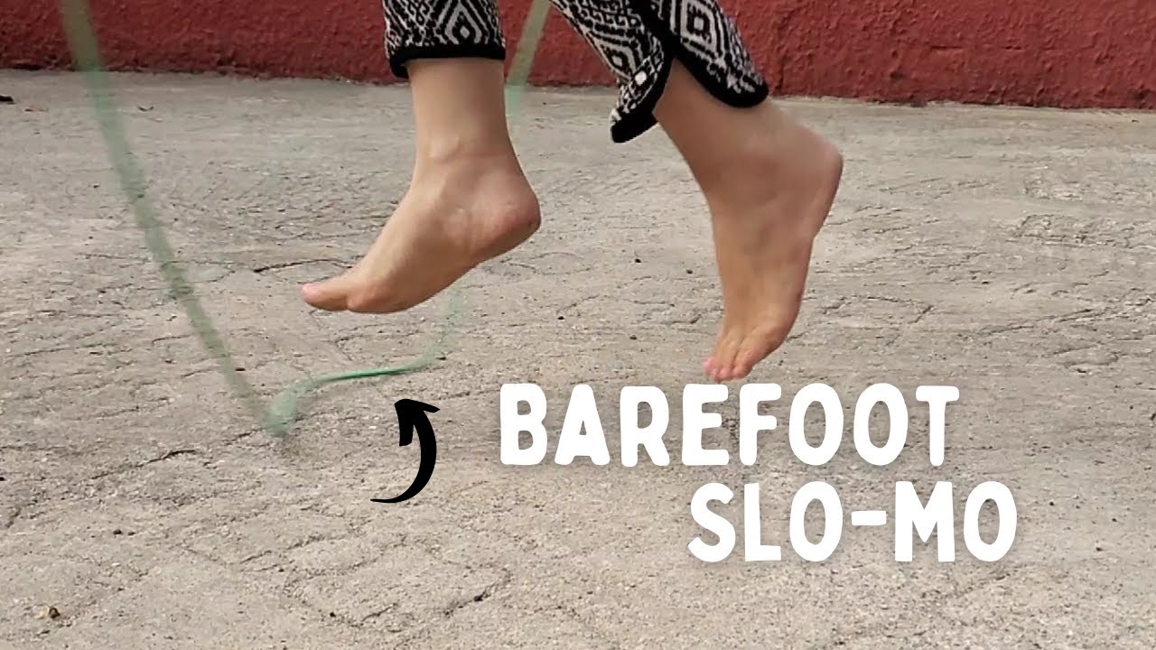 Foot strengthening exercise: barefoot jump rope - YouTube