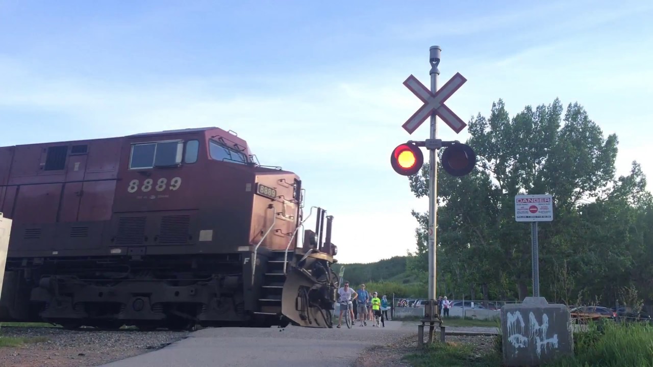Edworthy Park Pedestrian Railway Crossing (Canadian Pacific), Calgary ...