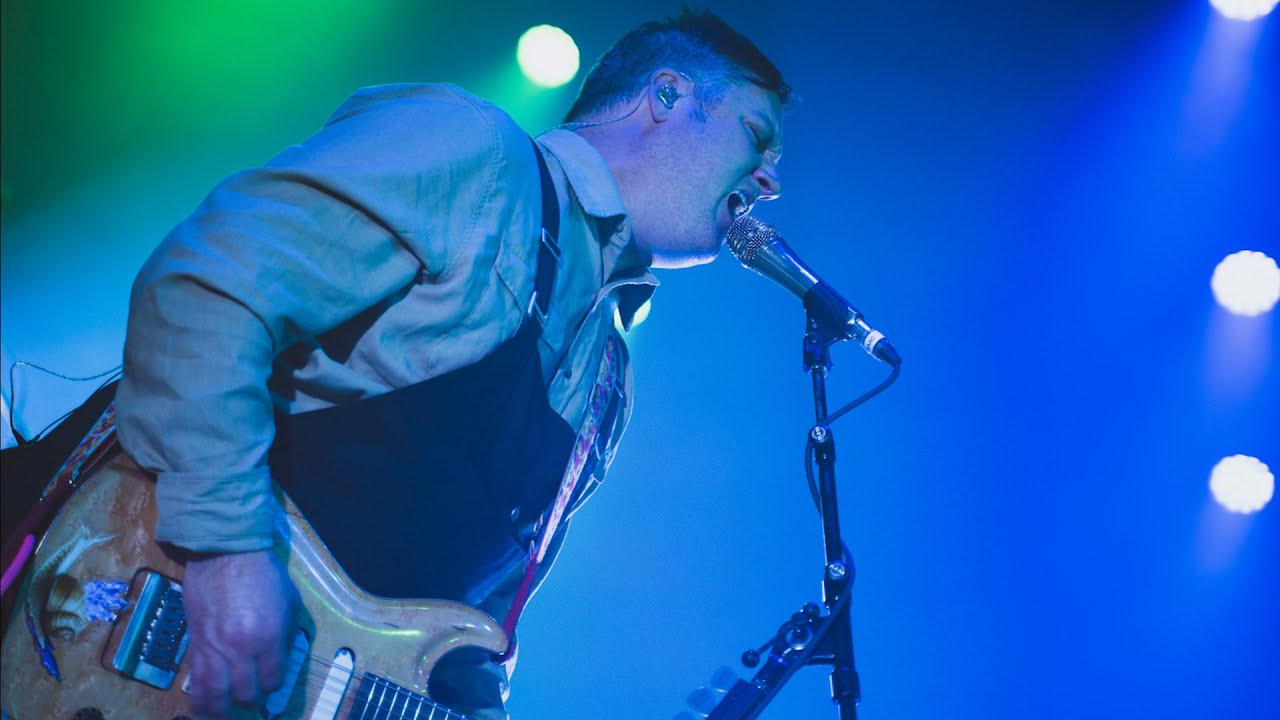 Modest Mouse Live In Toronto @ History - MUSIK MIRAGE - YouTube