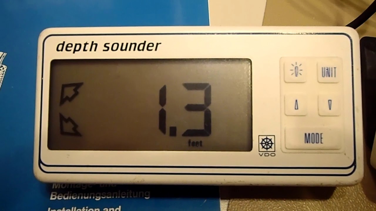 VDO NAVPAC Depth sounder and LOG Speed - YouTube