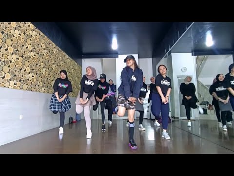 Gantengnya Pacarku - Nini Carlina | FitDance by Uchie | Fun Dance | Remix Song