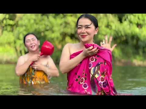 Nkauj hmoob Namyao mus da dej tom tus dej Namyao lom zem tshaj plaws li #funtime #enjoy #life