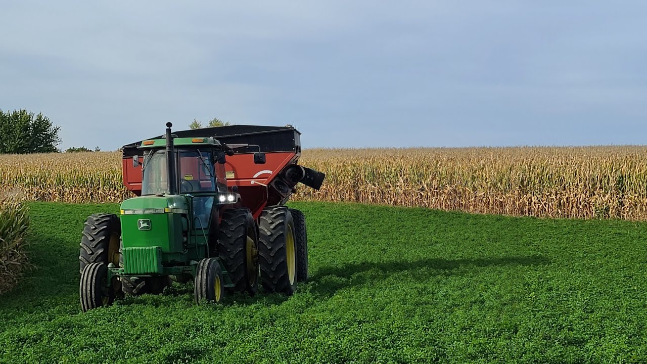 Moving Between Farms | Windmill Turning - YouTube