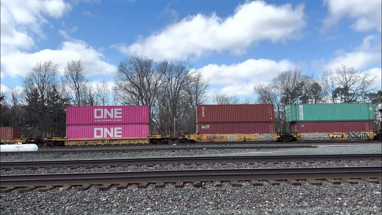Eastbound Norfolk southern intermodal train - YouTube