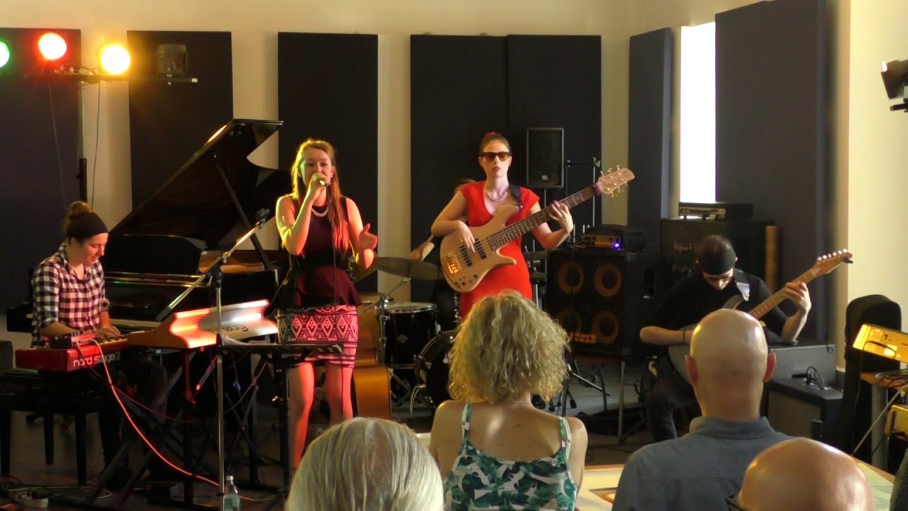 Ciara Moser, Paradigm Tsunami von Maragold - YouTube