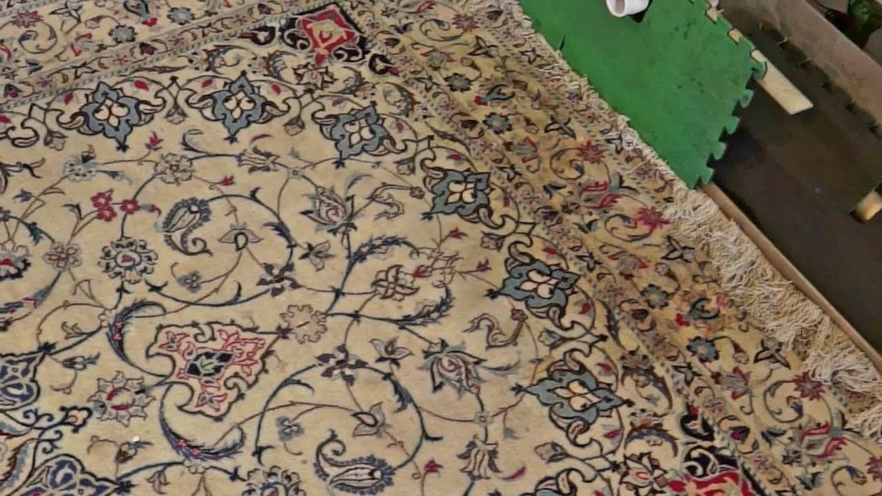 How to clean a Wool rug- - YouTube