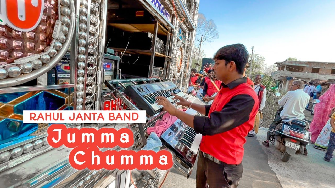 jumma chumma de de | Bollywood song Rahul Janta Band | Fuleku live ...