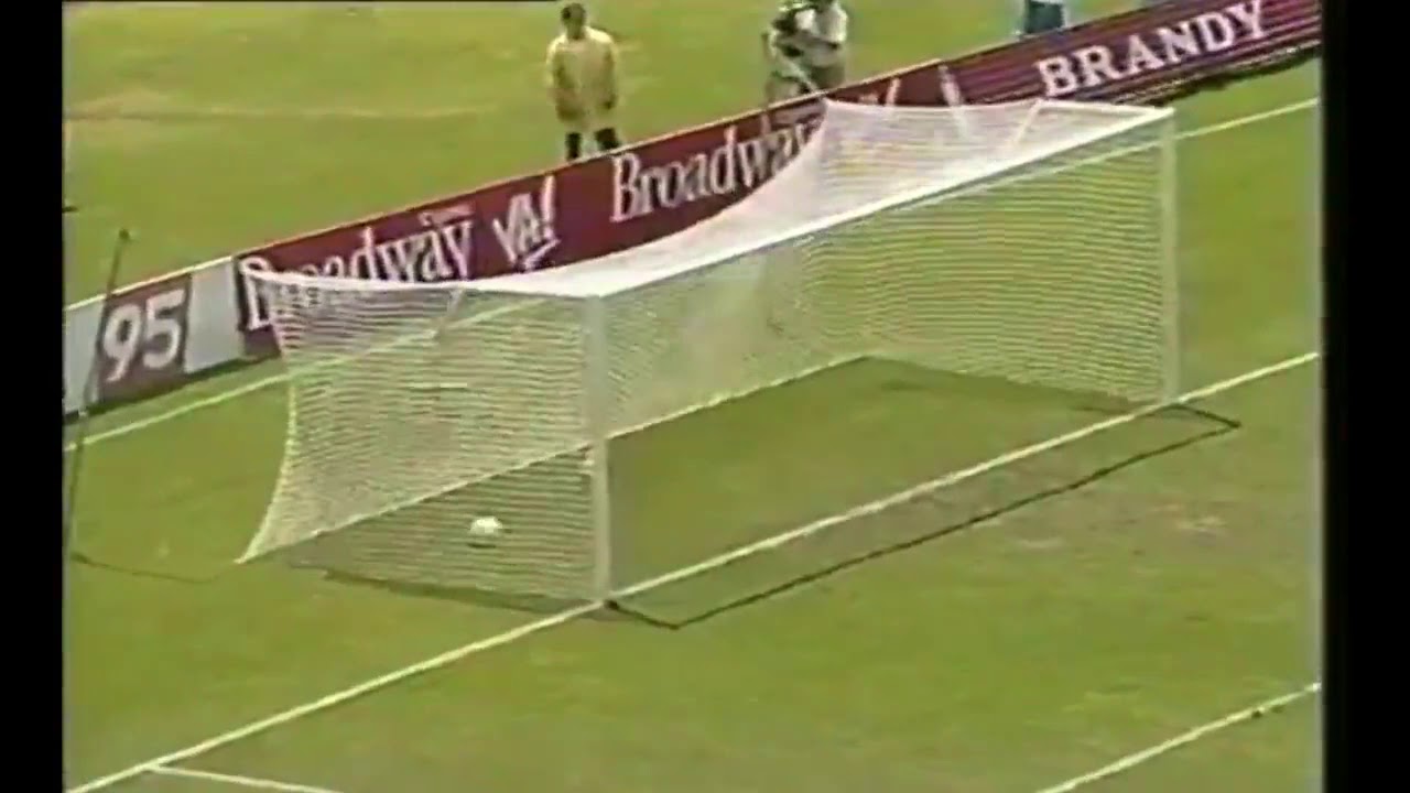 EL RATÓN SERGIO ZÁRATE NO FESTEJA GOL CONTRA NECAXA - YouTube