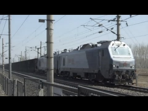 [China Railway]Daqin Line HXD2&HXD1 Freight Train 大秦線の200両2万トン貨物列車 ...