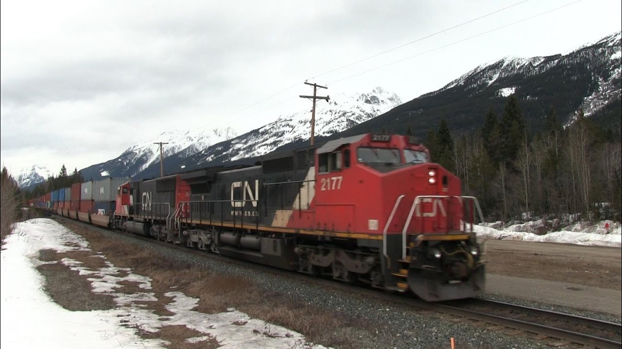 CN Train Spotting HD: CN 2177 & 5689 Leads CN X116 East w/ SAAHC Horn Show!!! 6/11 3/30/15 - YouTube