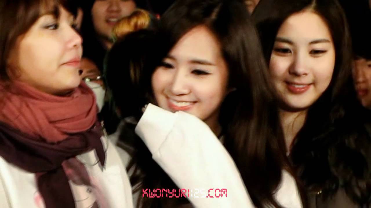 Yuri eye contact compilation 1 - YouTube