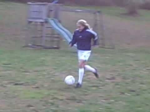 Rhodesian Ridgeback attacks soccer girl - YouTube