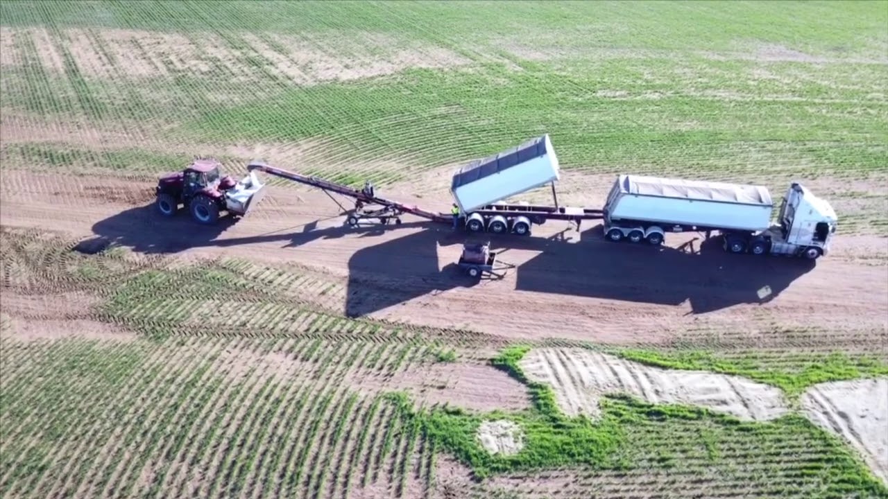 Spreading Fertilizer in Australia - YouTube