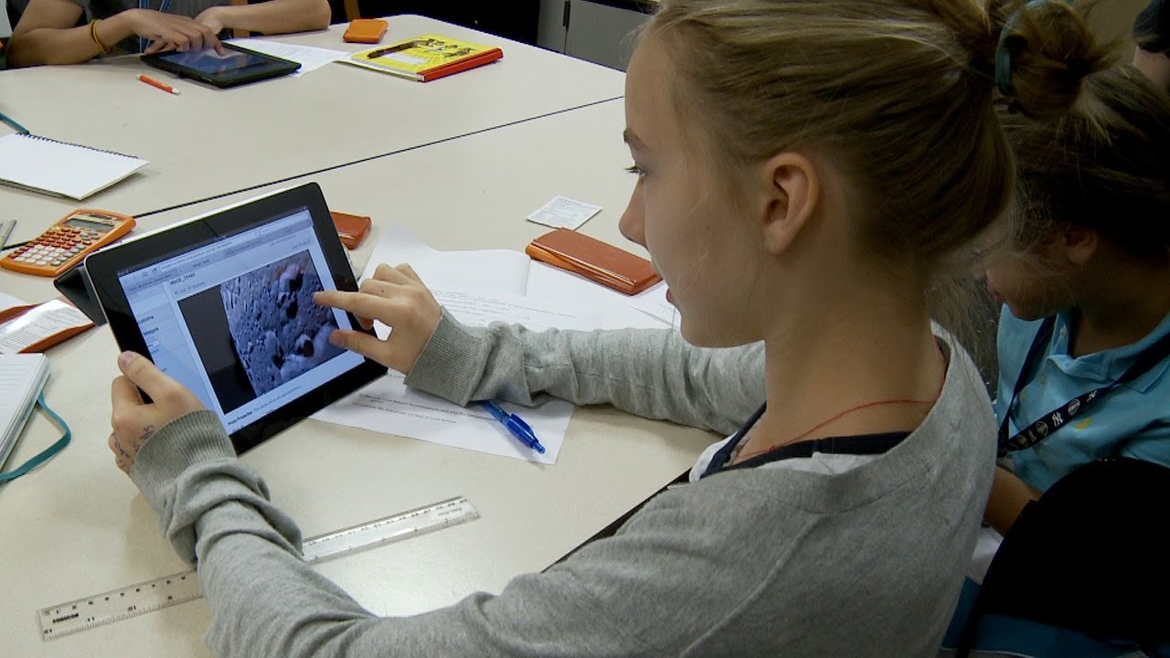Science Bulletins: MoonKAM Brings the Moon to Students - YouTube