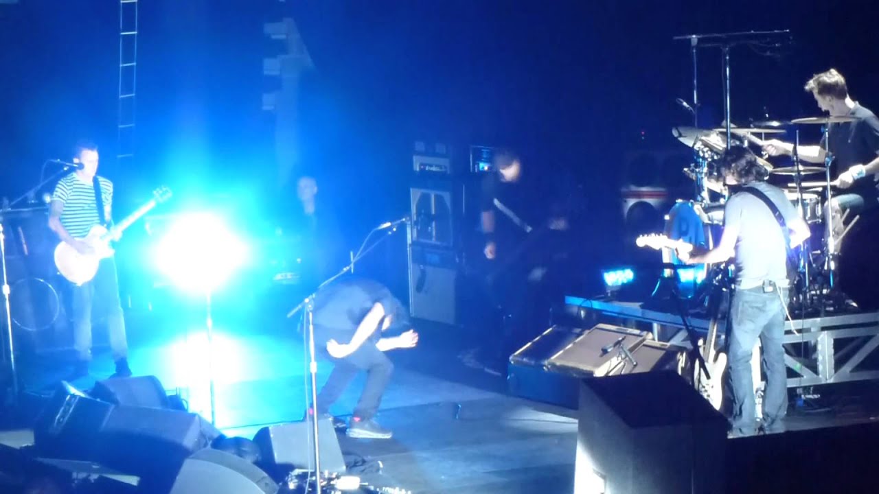 Pearl Jam - Deep - Manchester Arena 21st June 2012 - YouTube