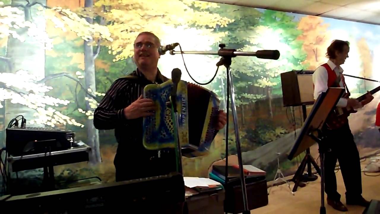 bal musette - YouTube
