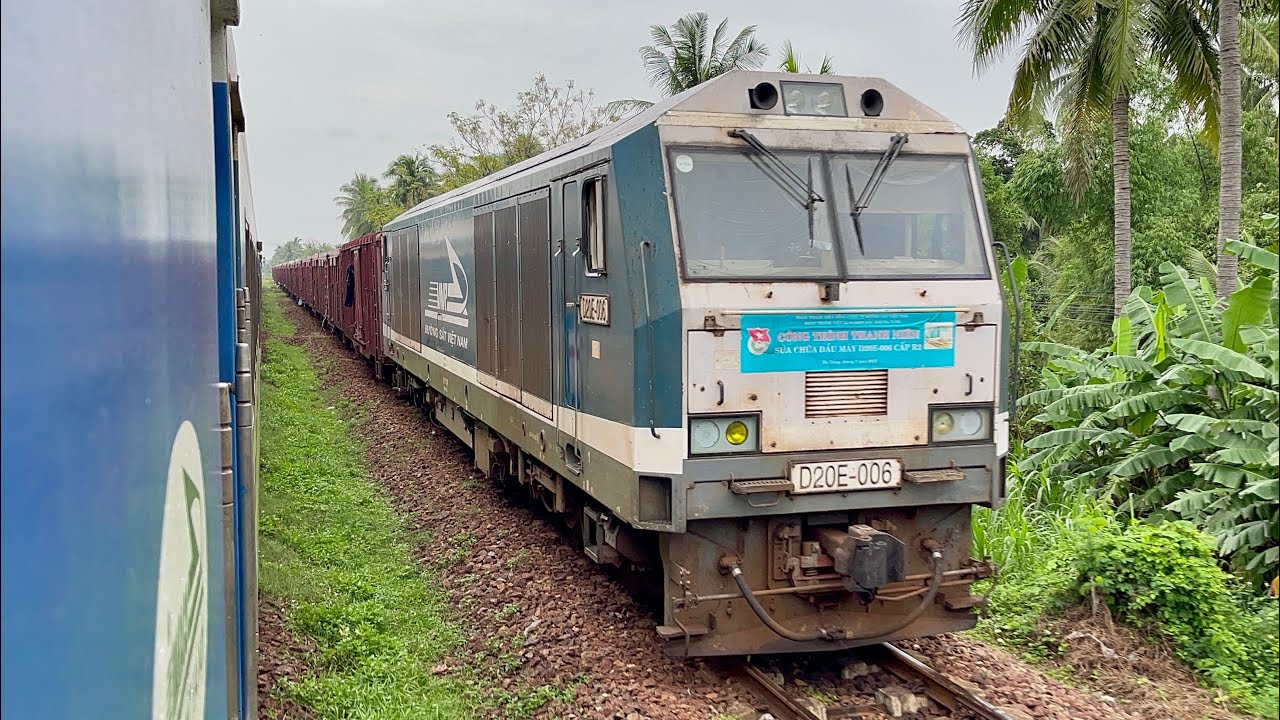 [392] D20E-006: HH73 tránh SE2 tại ga Bồng Sơn (09h28, 13.10.2022 ...