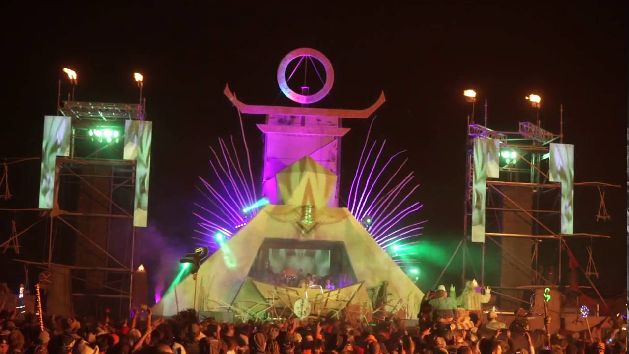 Camp Question Mark? Burning Man 2016, Griz Set, Dumps on Visuals - YouTube