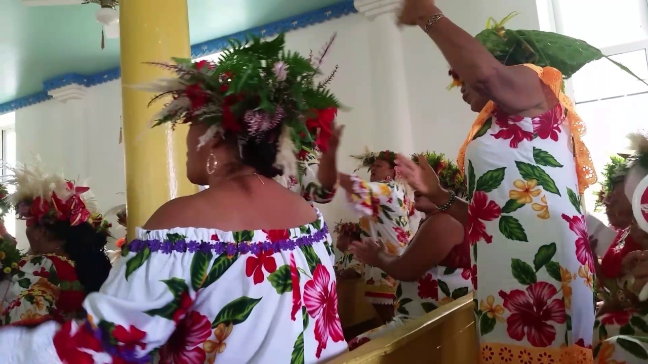 Raivavae - wonderful singing in the church at Anatonu - YouTube