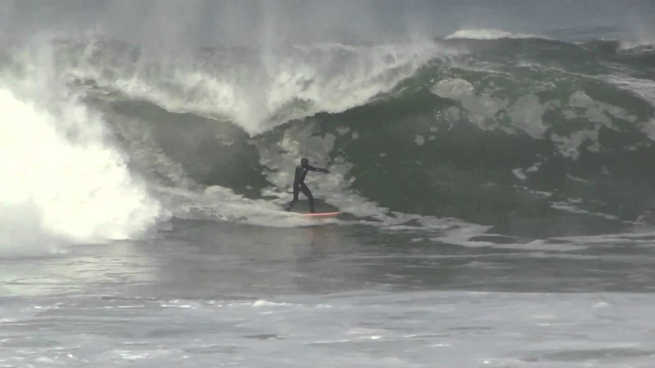 Massive spitting Barrel on Pampa at 12.00 this afternoon - YouTube