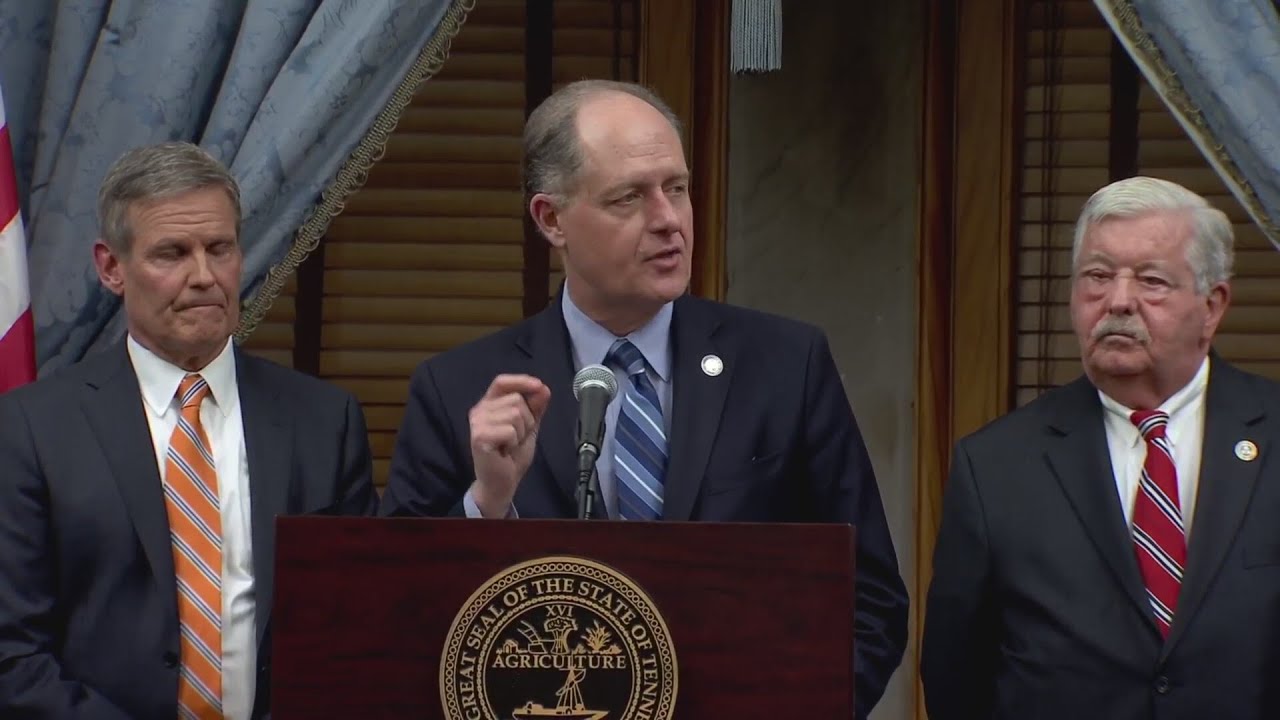 Sen. Jack Johnson speaks following Thursday's special session - YouTube