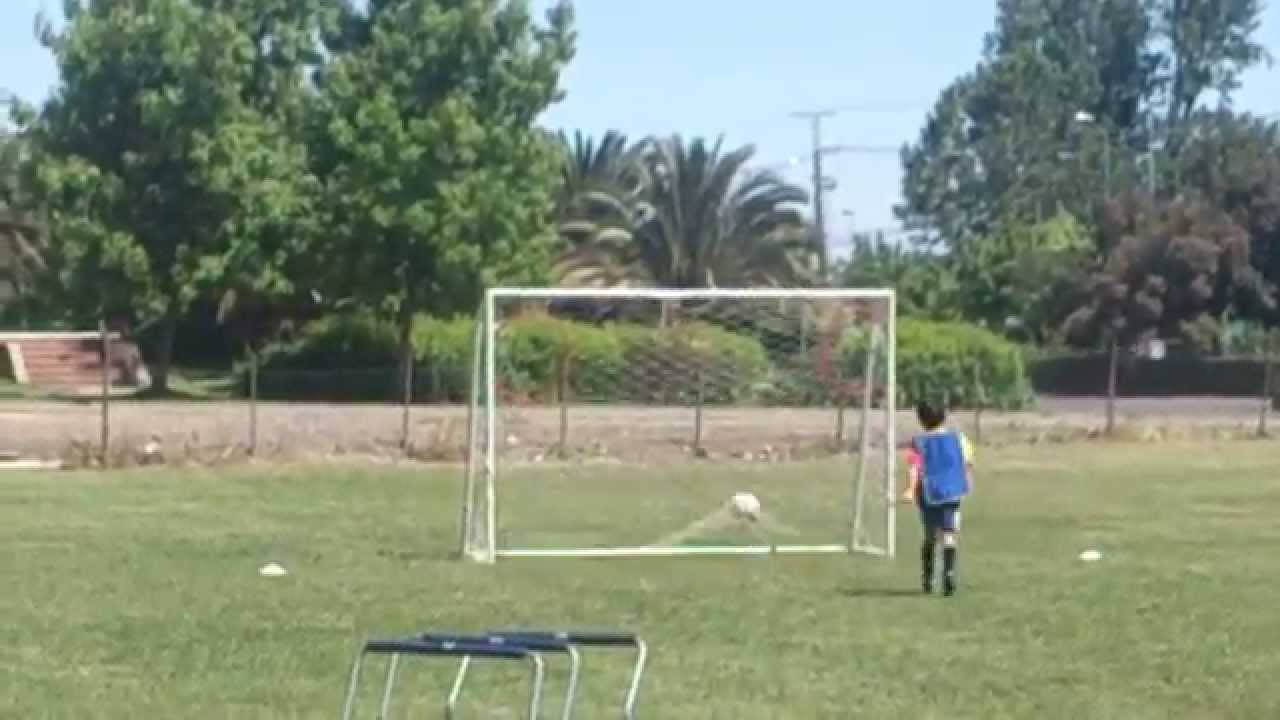 Fútbol Para Niños - Remates Buscando Precisión - YouTube