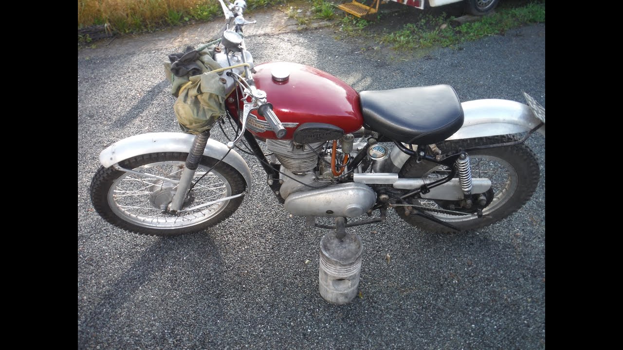 Royal Enfield 1955 Bullet 500 Greenlaner testing slight modifications ...
