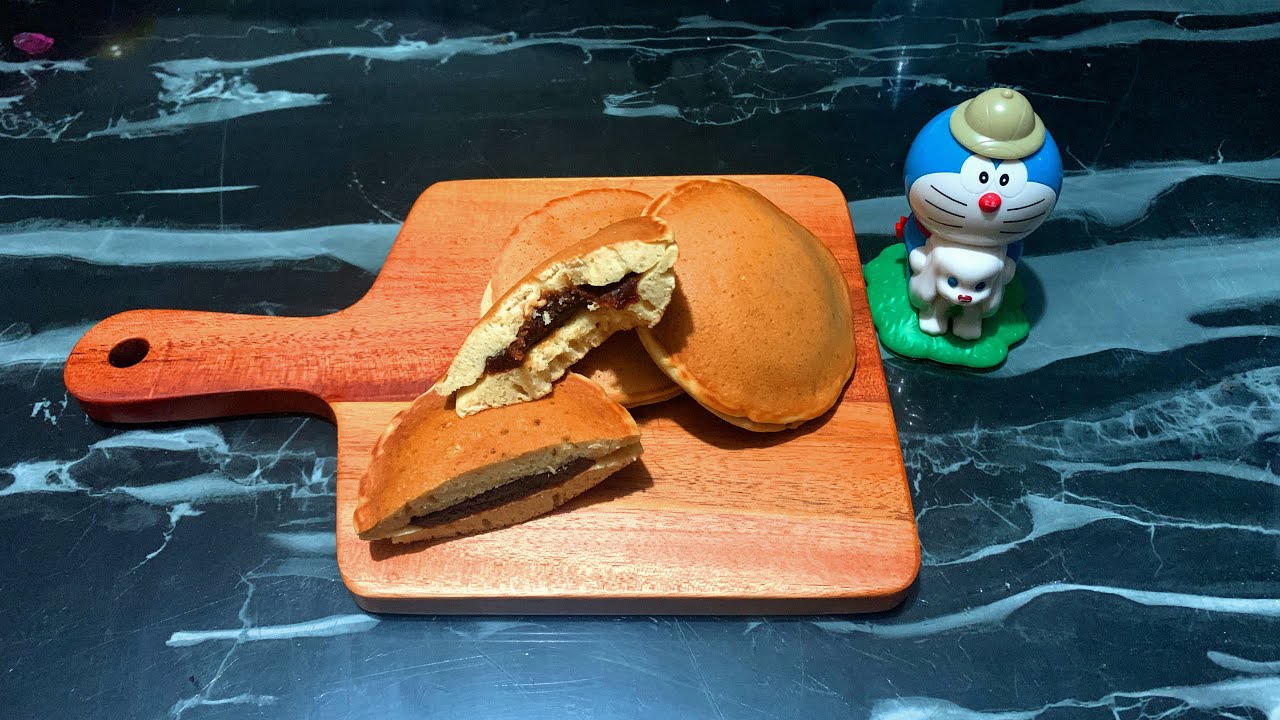 Vegan DORAYAKI | Japanese pancake Doraemon favorite - YouTube