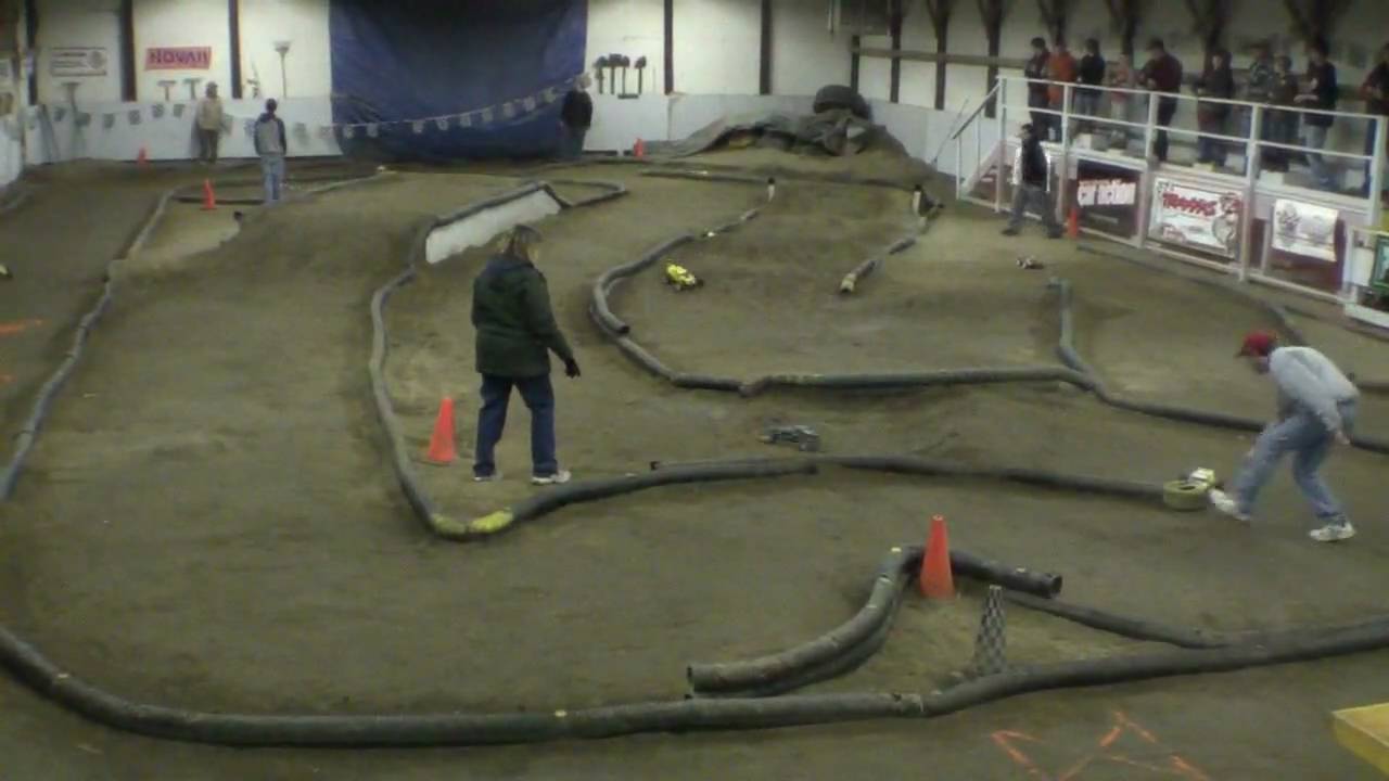 Novice A-Main (February 21 2009) Washtenaw RC Raceway - YouTube
