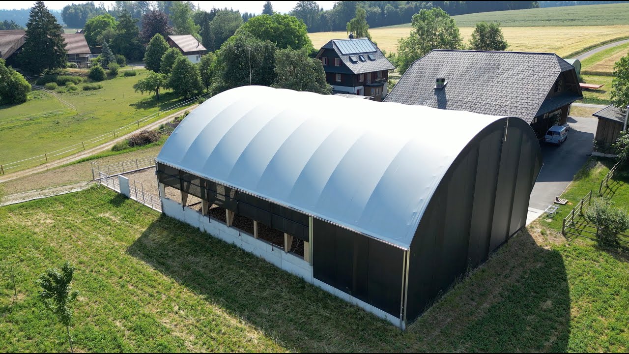 Blachenscheune in der Schweizer Landwirtschaft 🇨🇭 - YouTube