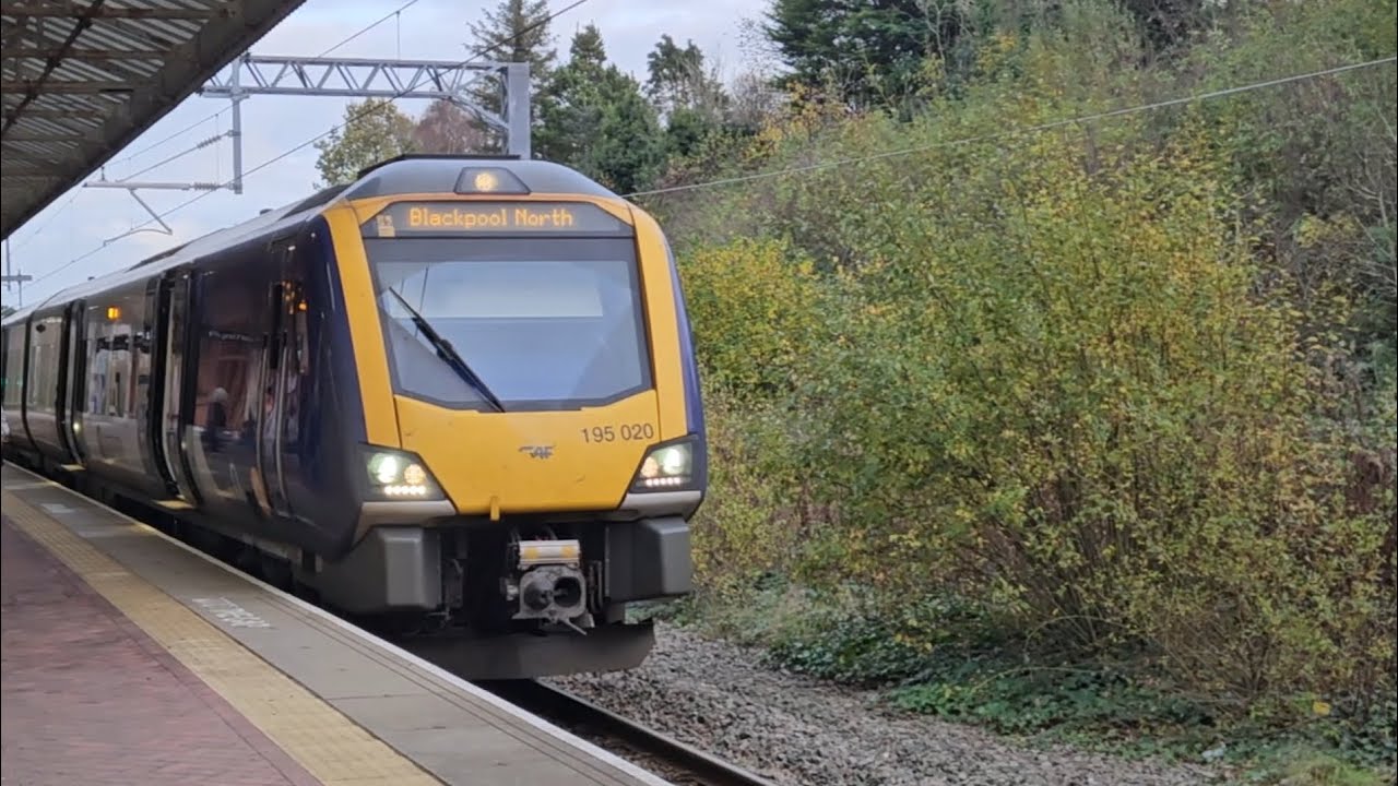 Northern 195020 Runs 1B27 To Blackpool North & 1B34 To York At Poulton ...