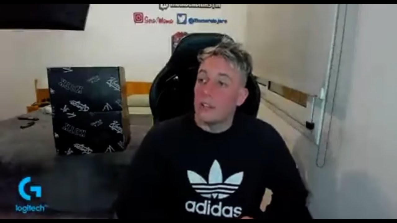 momo metiste la cara en un volcan? - YouTube