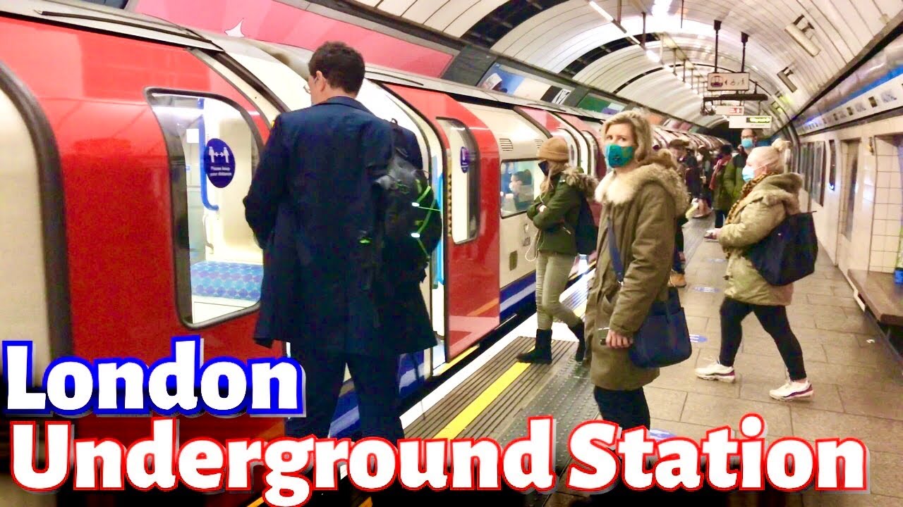 London Underground Victoria Line at Vauxhall Station - YouTube