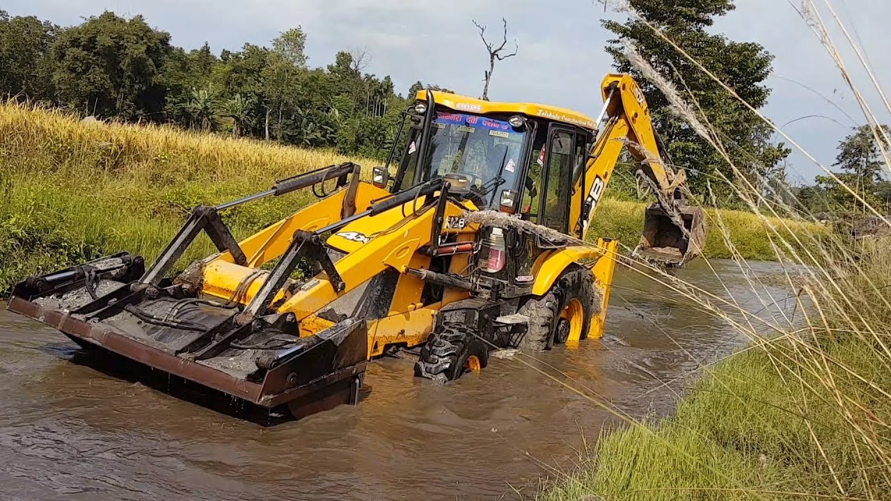 JCB Dozer Moving in Difficult Place - JCB - JCB Dozer Crossing River ...
