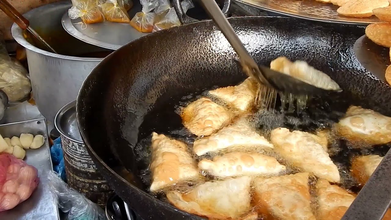 Samosa and Kachori for iftar || Best Street Food || Divine Food - YouTube