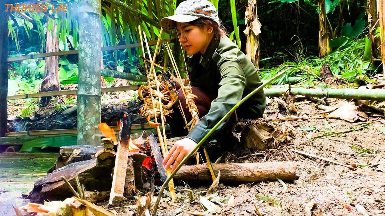 Experience Fishing And Catching Stone Crabs In The Deep Forest ...