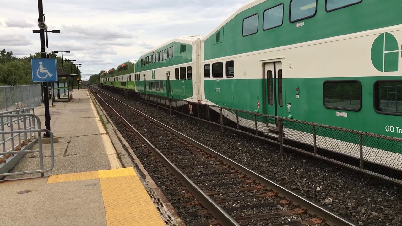 Go train 665 at Burlington go station - YouTube