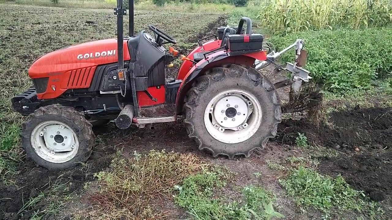 (12) Goldoni Ronin 50 burgonyaszedés - YouTube