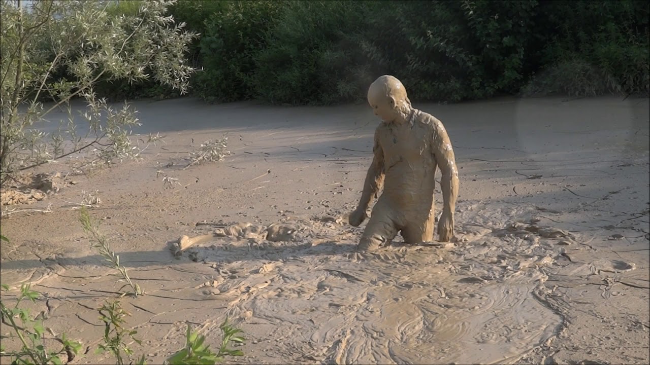 Baden im Schlamm - YouTube