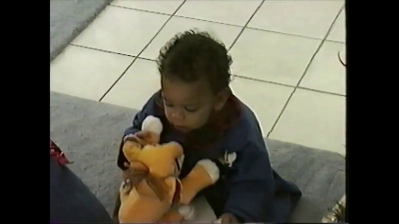 Jesse First Christmas Simba 1994 - YouTube