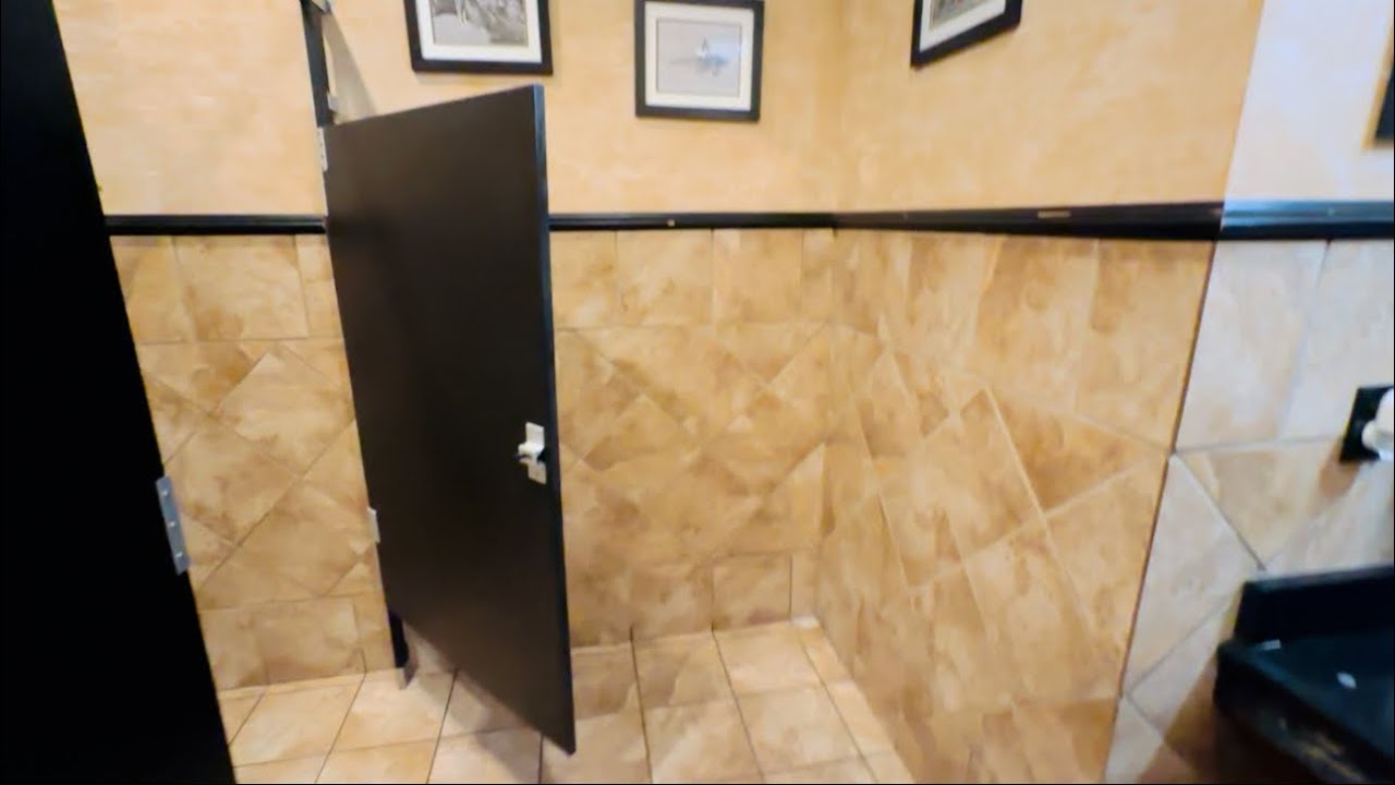 Italian Restaurant Men’s Restroom - YouTube