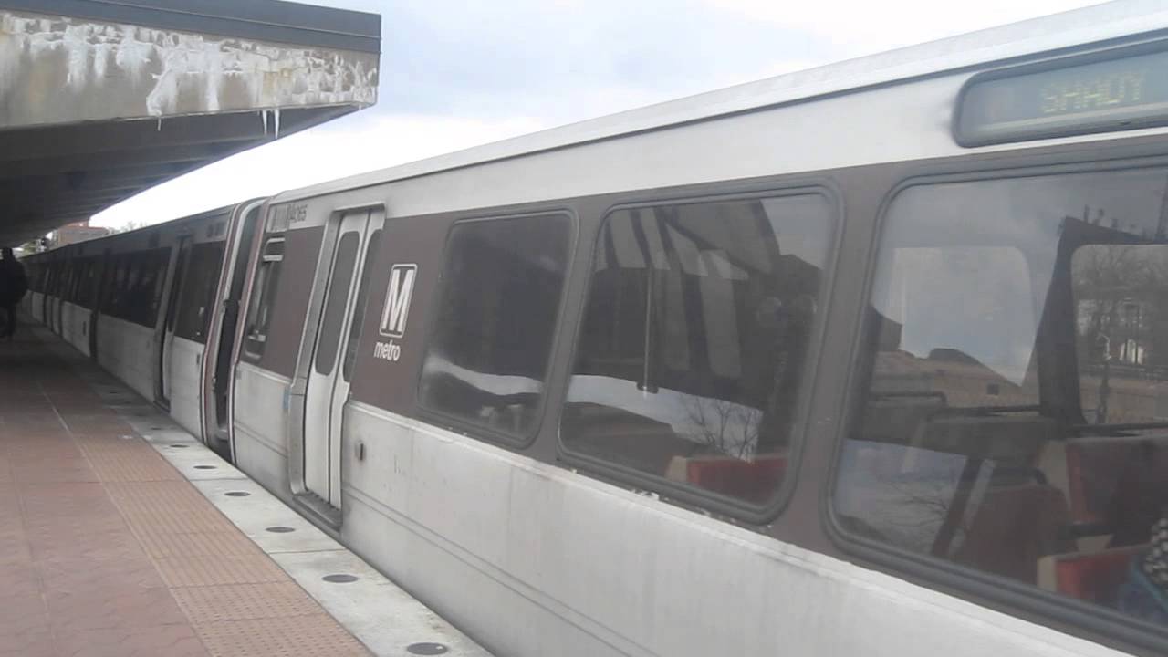 DC Metro (WMATA): Rohr 1000 & Breda 4000 series depart Rockville - YouTube