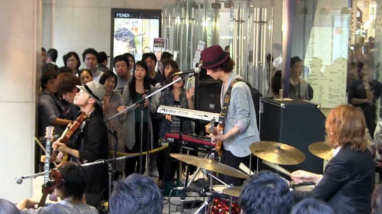 Fantastic Japanese Boy Band playing in Ginza Tokyo Japan October 2011 ...
