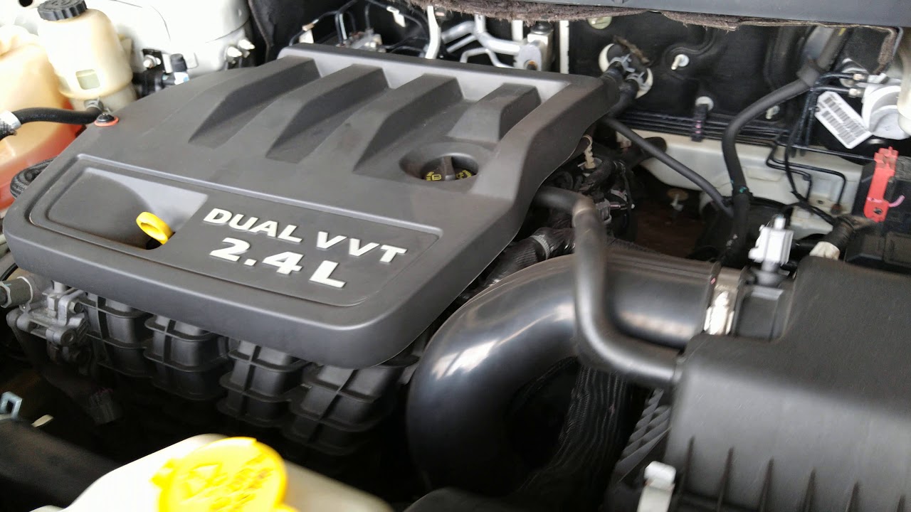 Fiat Freemont motor 2.4 VVT - YouTube