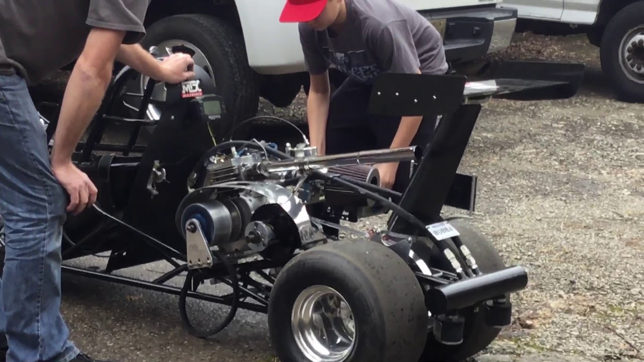 Jr Dragster start up and rev - YouTube