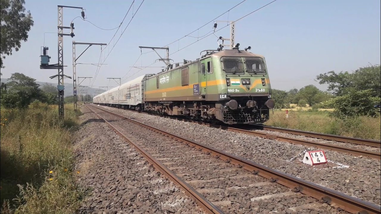 Gomoh WAG-9 with BCACBM Car Carrier Freight - YouTube