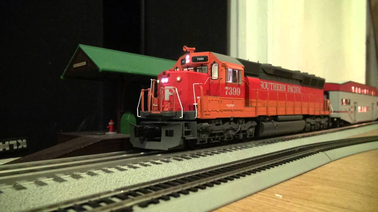 MTH Southern Pacific SD45 7399 Locomotive pulling Caltrain coaches ...