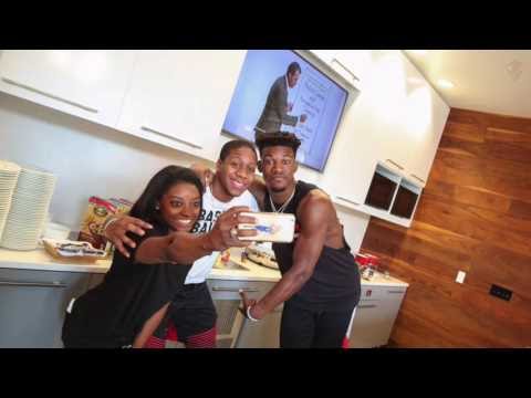 Olympic Gold Winner Simone Biles visits Jimmy Butler, Dwyane Wade & the ...